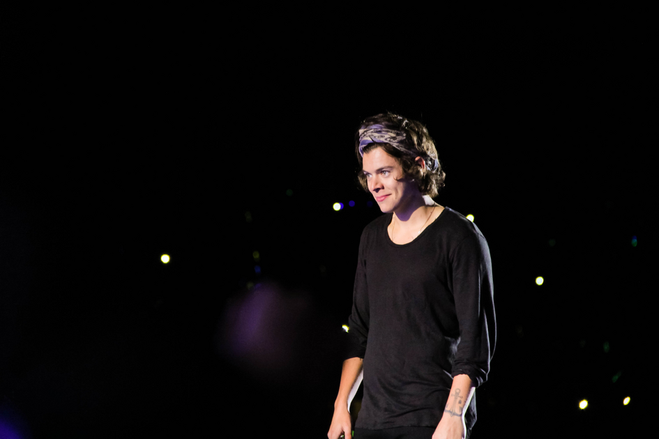 Harry Styles Vogue Cover Sparks Twitter Controversy