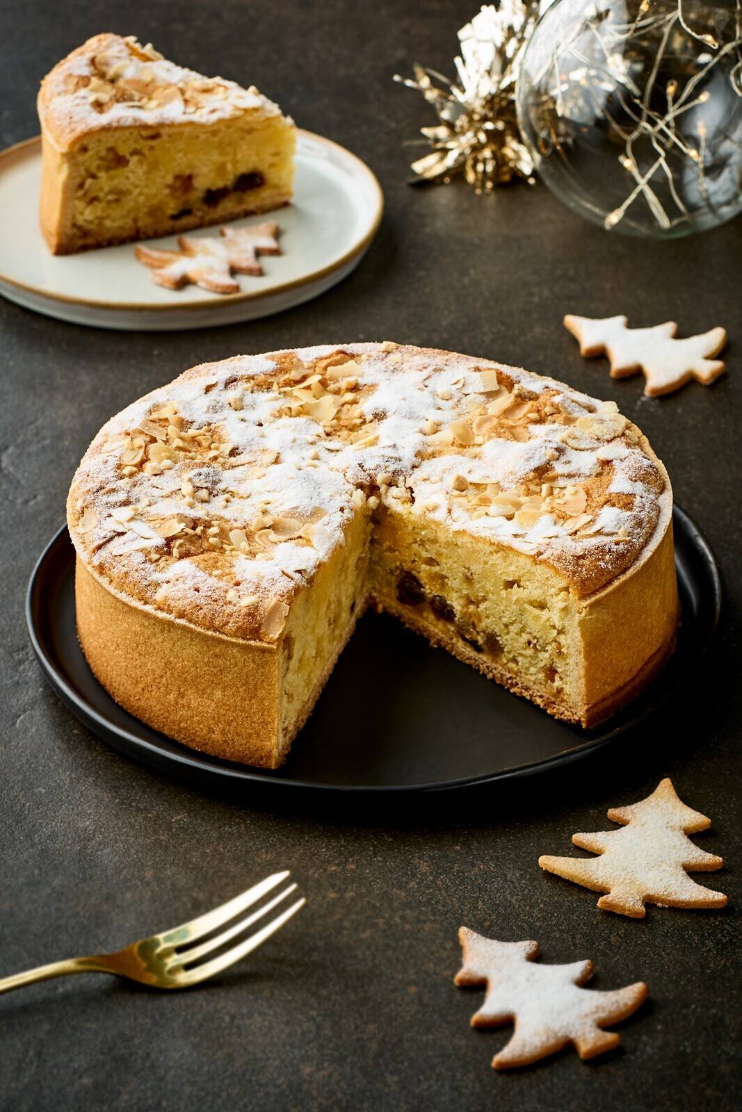 Frangipane Fruit- and Nut Cake