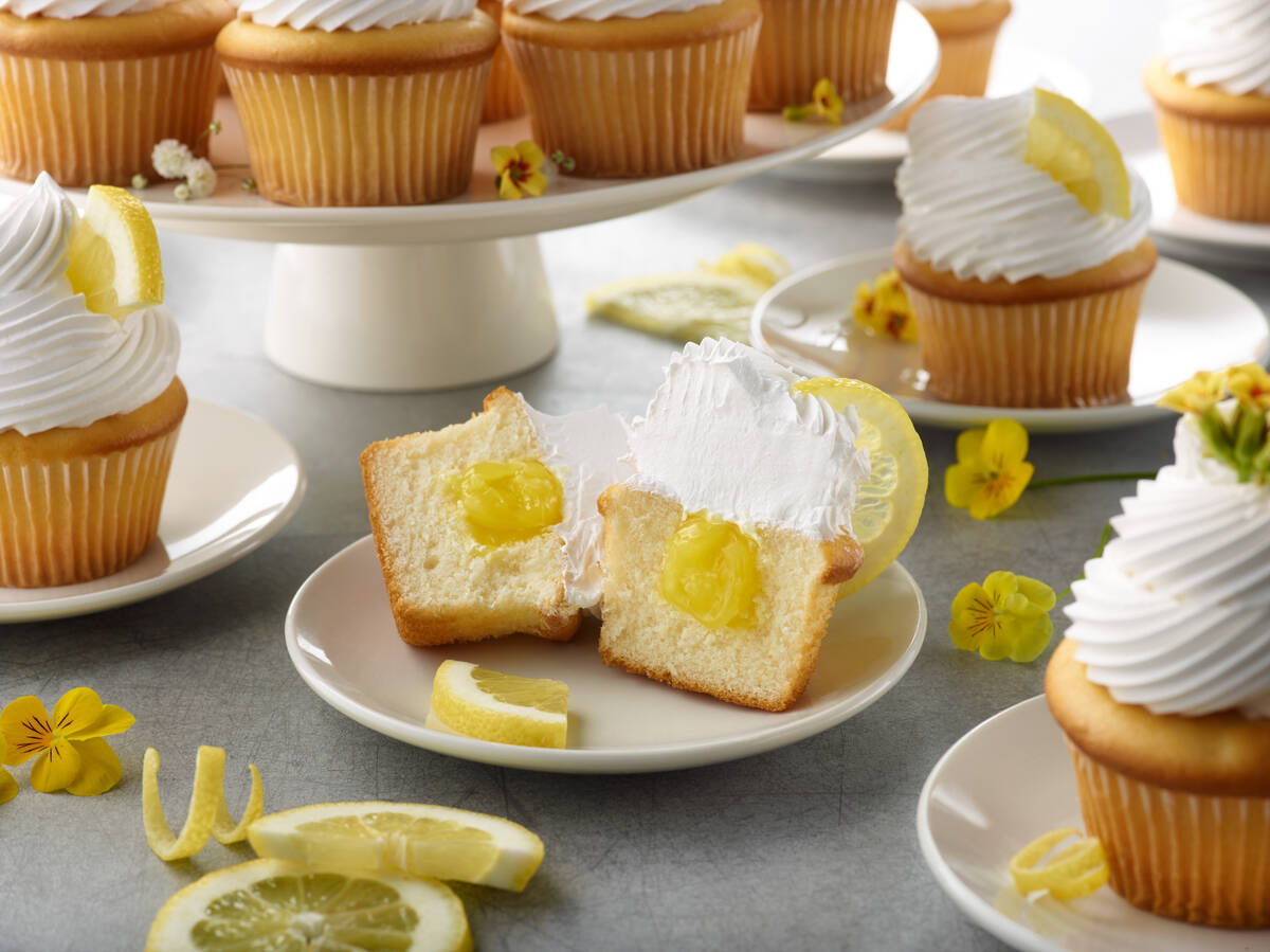 White Cake with Lemon Filling