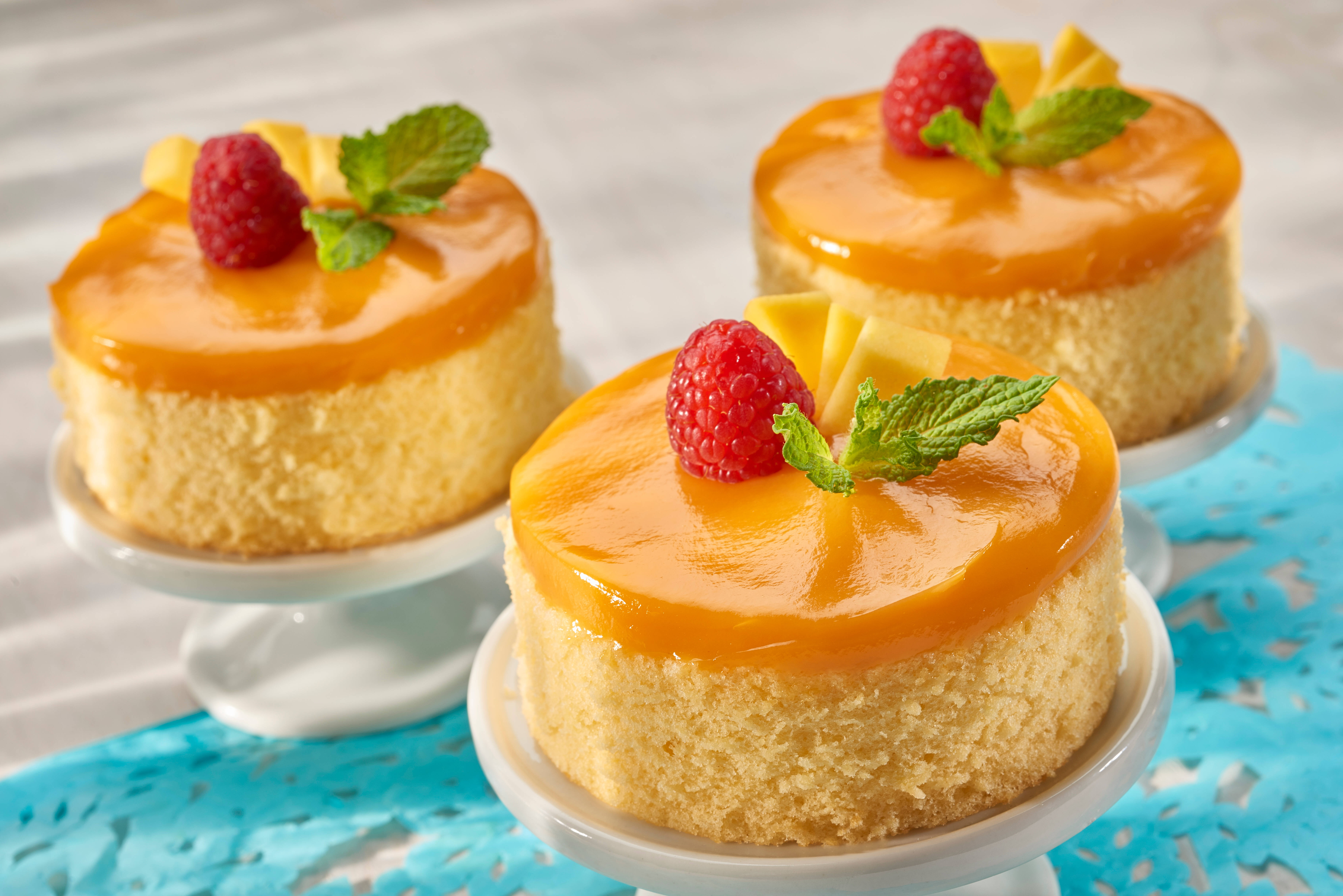 Mini Mango Cakes